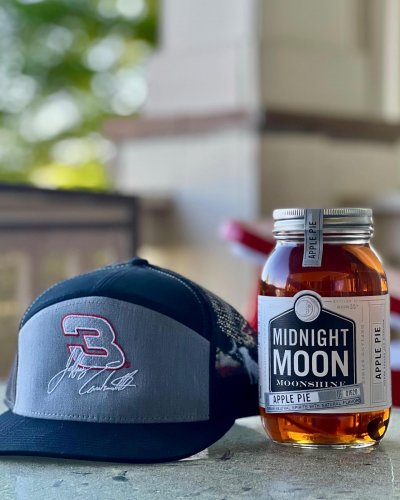 Midnight Moon Moonshine Logo