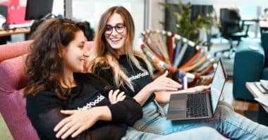 5 Best Testimonial Advertising Examples - EmbedSocial