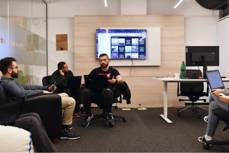 20 Digital Signage Examples That Are Redefining Engagement - EmbedSocial